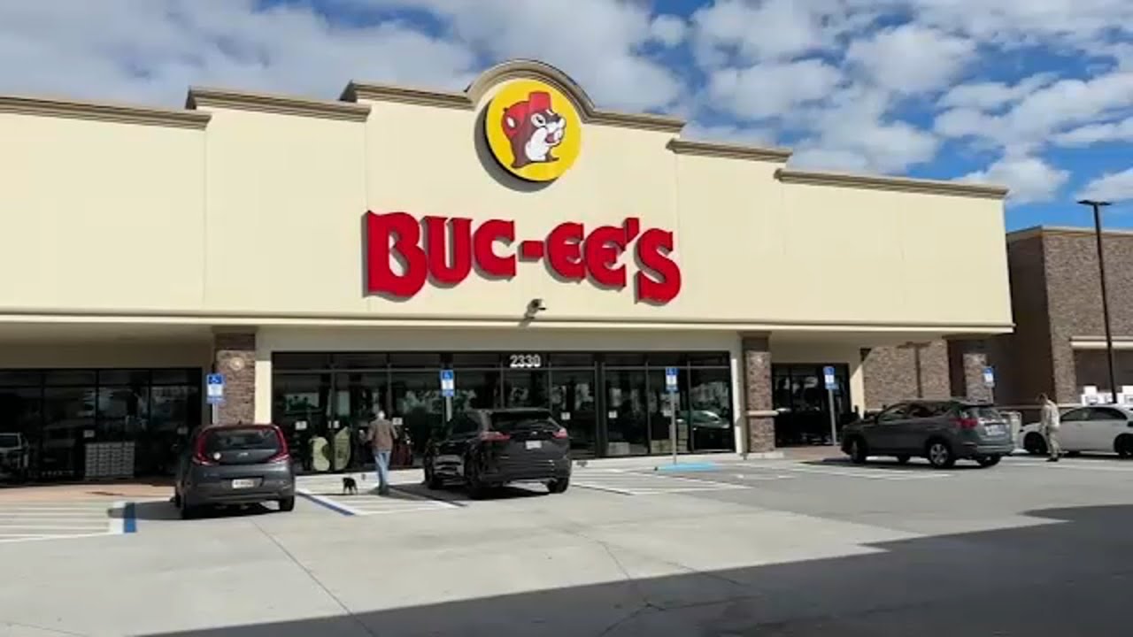 Mebane residents present petition against Buc-ee's - YouTube
