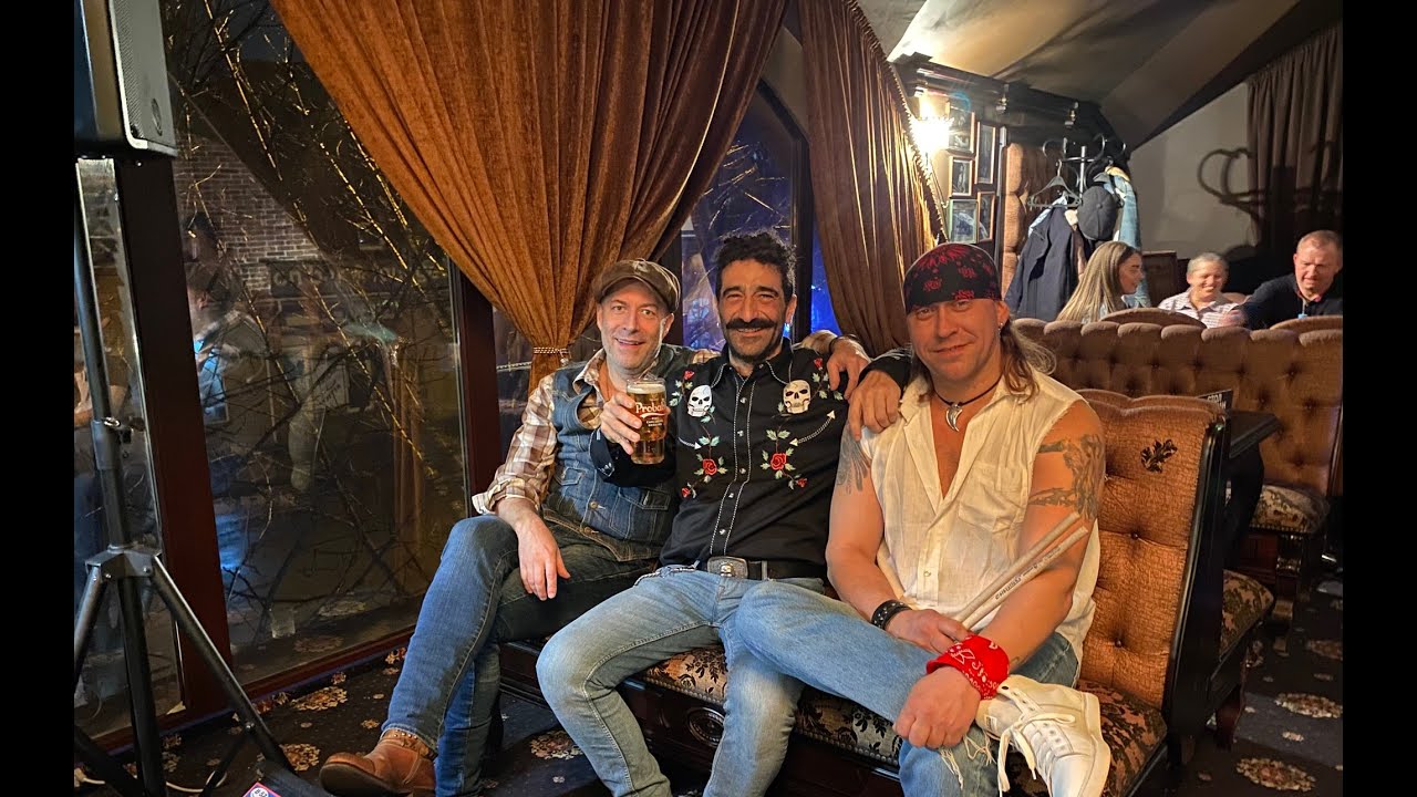 Mr No Money Band - c'è la luna 'mezzu o mari / Oi Marì medley live in ...