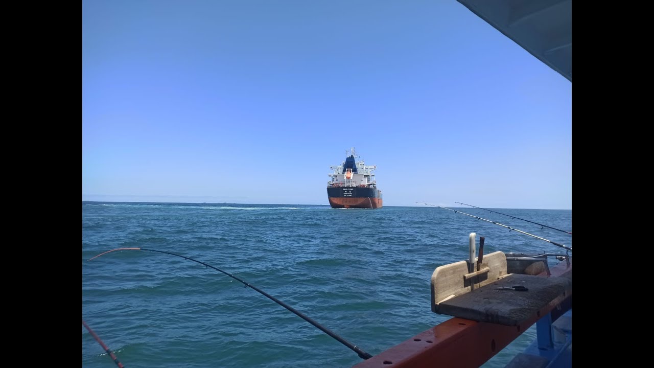 Pescaria em alto mar saindo de Praia Grande para Santos, no Cascalho ...