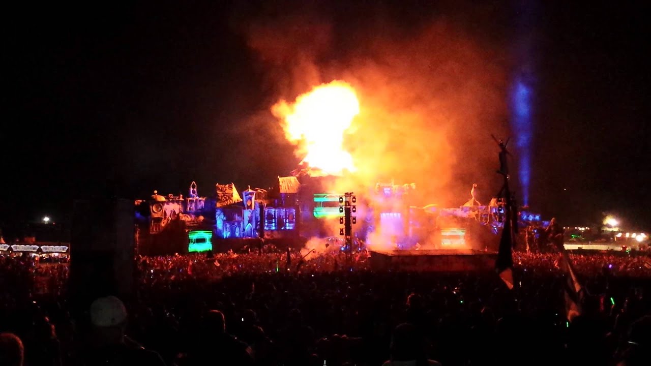 Volcano Stage with Flames - YouTube