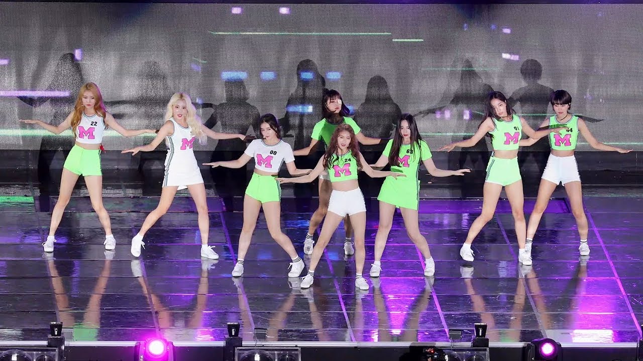 180901 모모랜드(MOMOLAND) - BAAM [인천한류콘] 4K 직캠 by 비몽 - YouTube