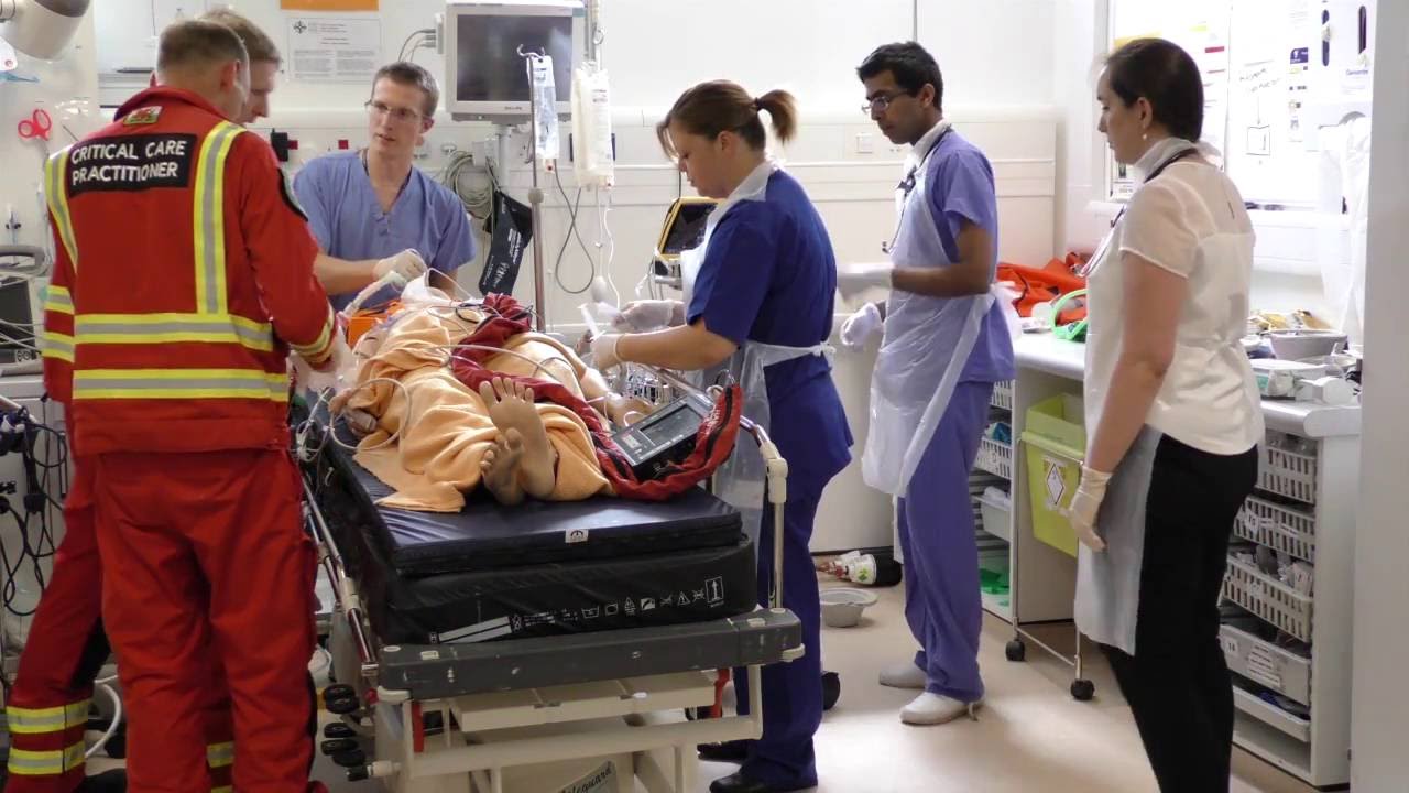 Partnership training work between Wrexham ED staff and @EMRTS - YouTube