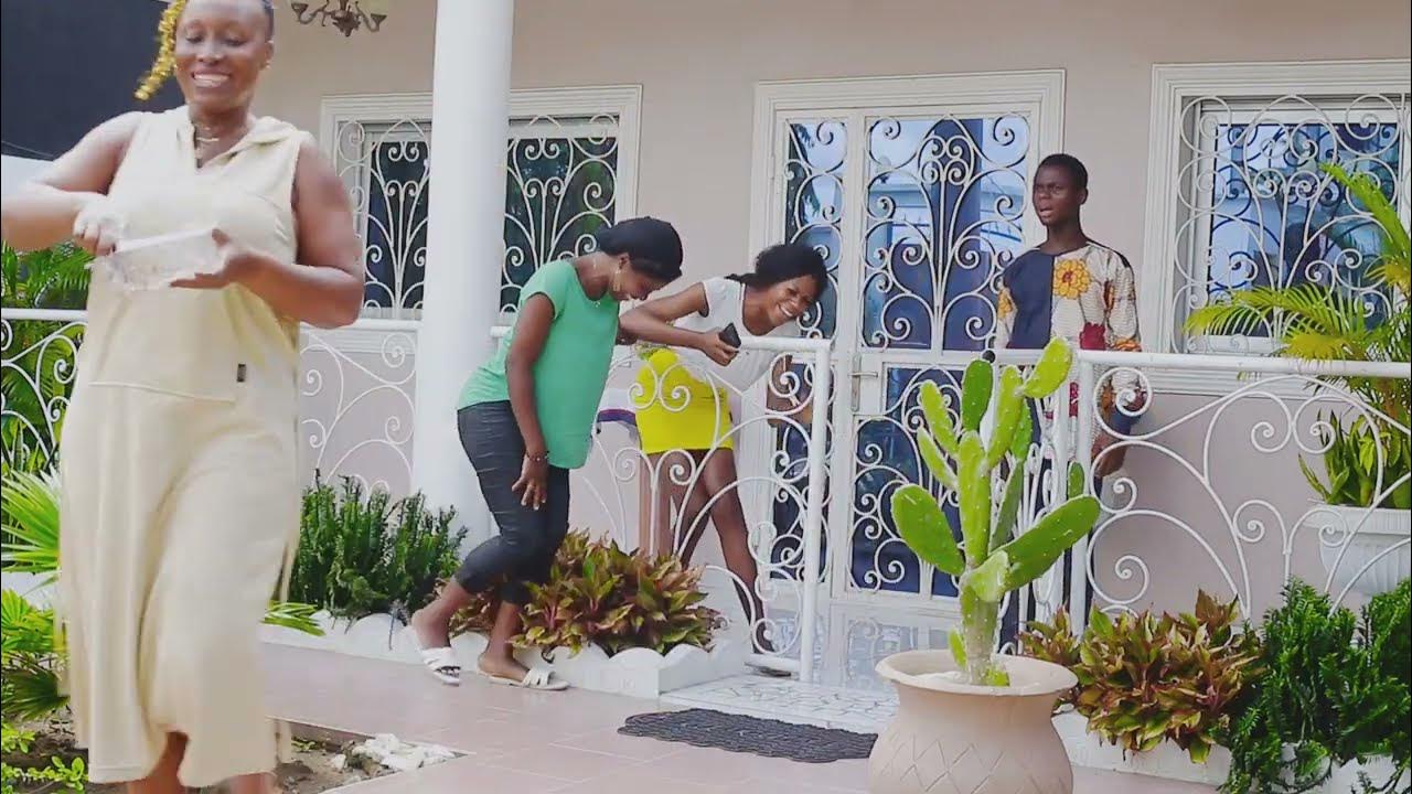 UNE FAMILLE DE OUFF DE TATA MIMIE Épisode 13: PAS DE REPAS POUR LE CHEF ... UNE FAMILLE DE OUFF DE TATA MIMIE Épisode 13: PAS DE REPAS POUR LE CHEF ...