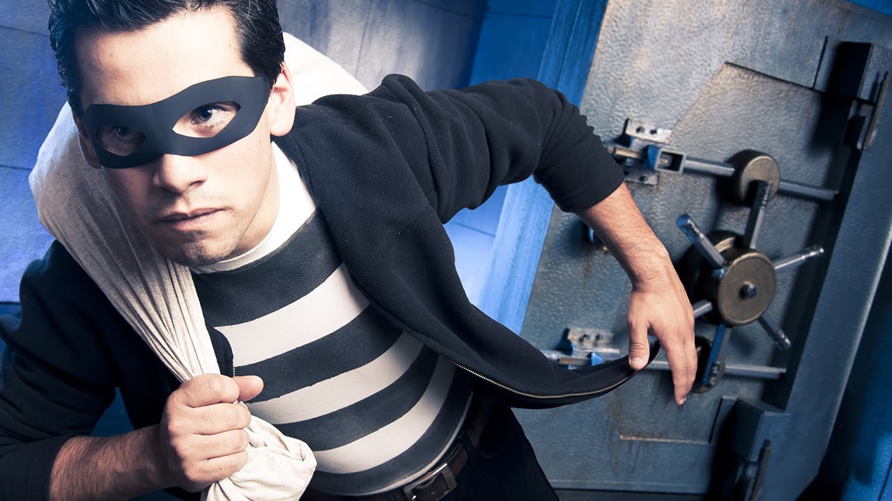 Robbing A Bank & Mansion! - Sneak Thief #2 - YouTube