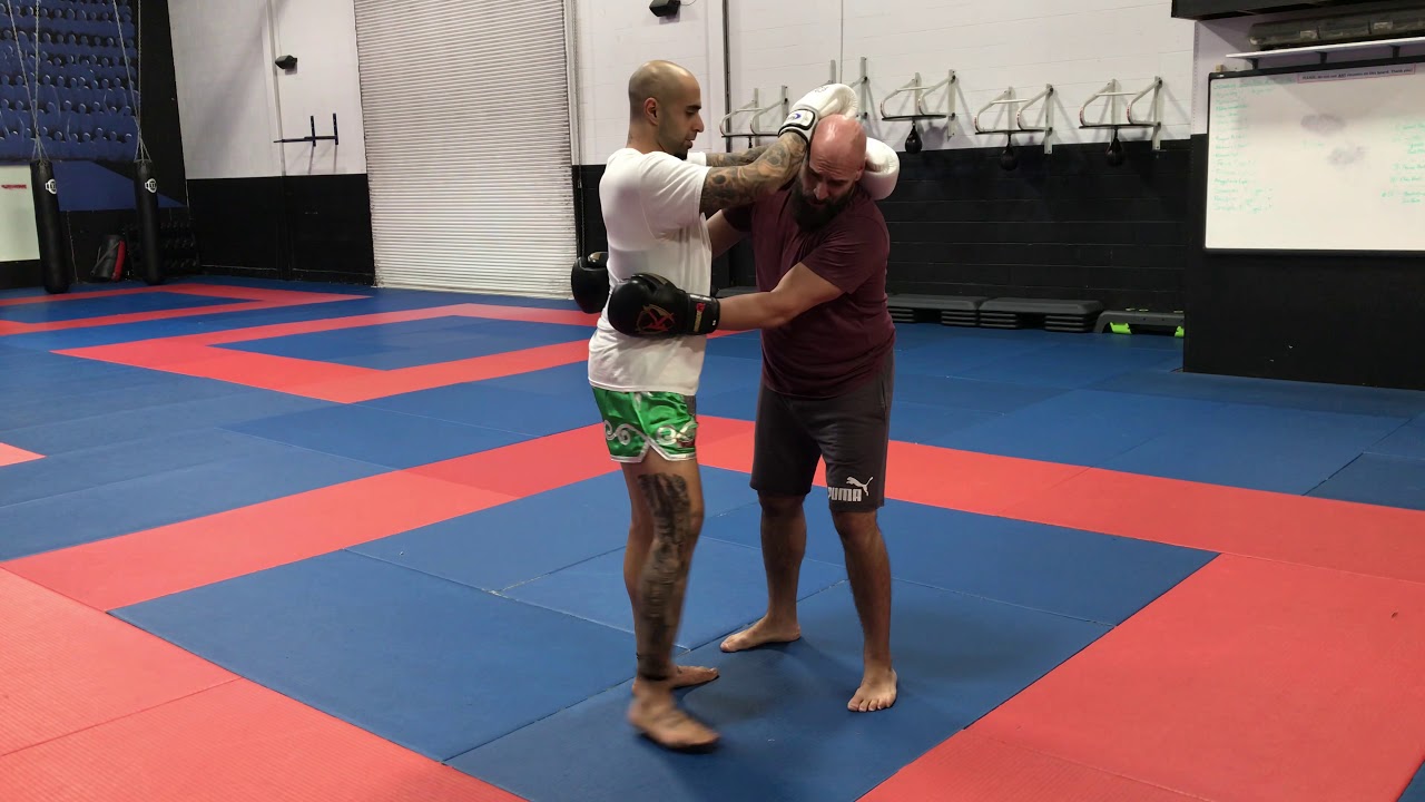 Muay Thai Clinch-Plum control step and pivot (2 of 4) - YouTube