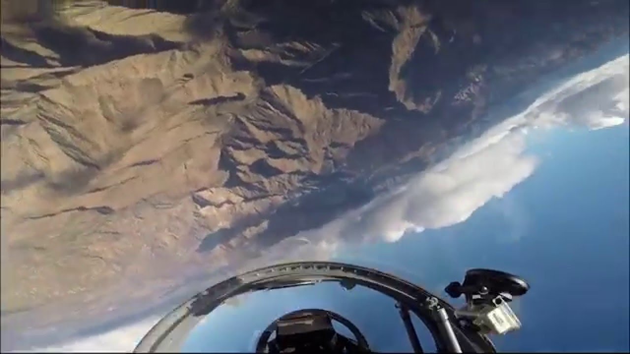 First flight on an L-39 fighter jet - YouTube