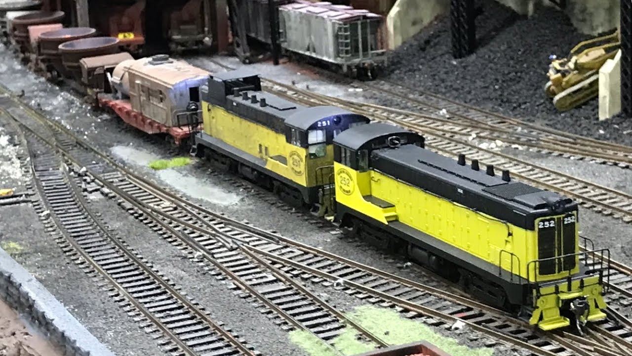 HO scale steel mill railroading in action! - YouTube