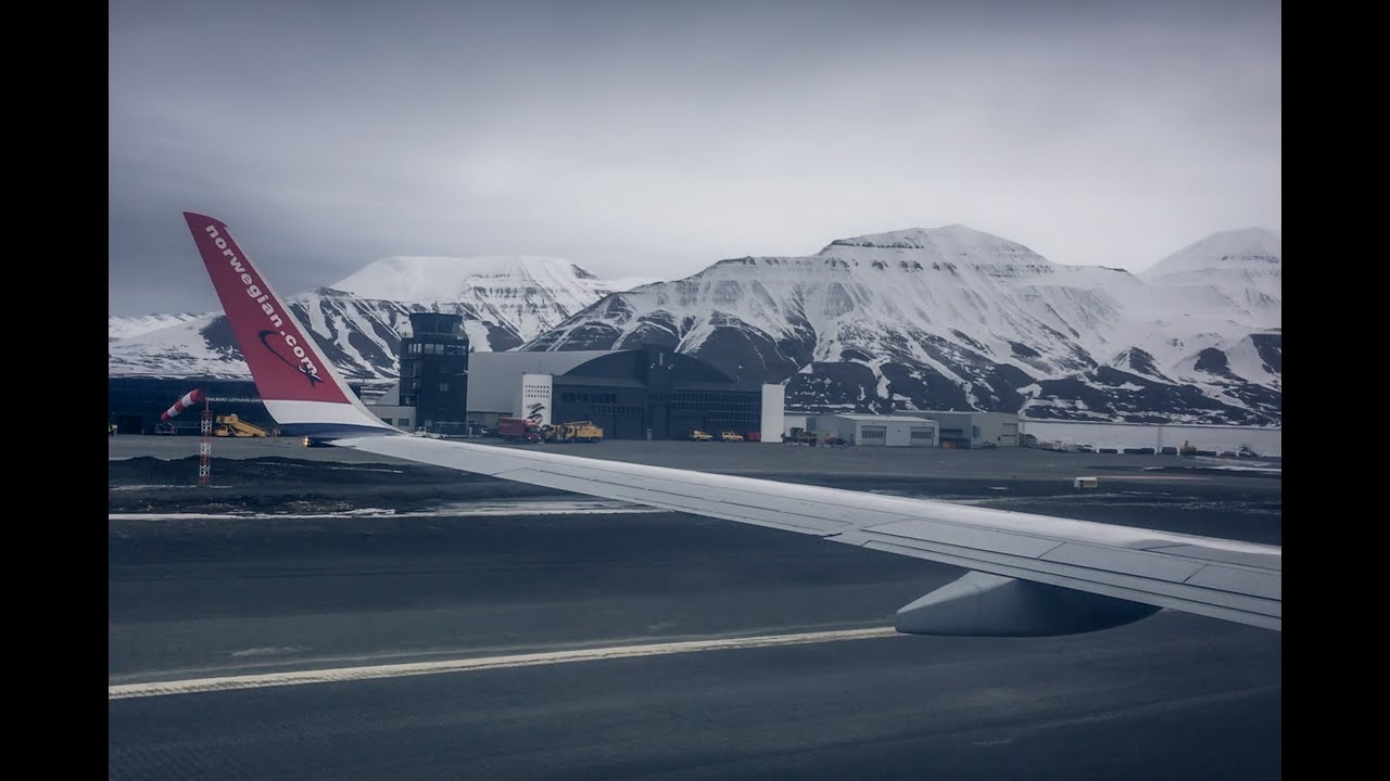 Landing in Longyearbyen, Svalbard,full HD. Scenic flight over the ...