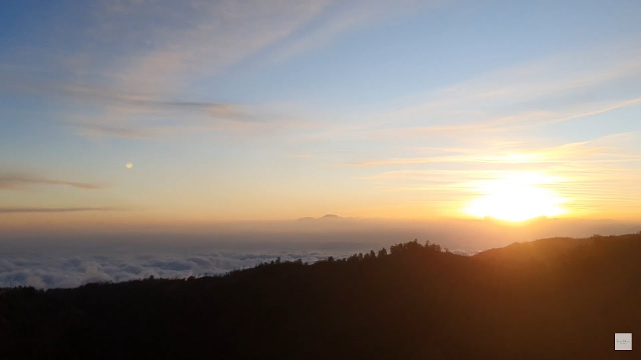 Lihat Sunset di Bromo Hillside Gunung Bromo - YouTube