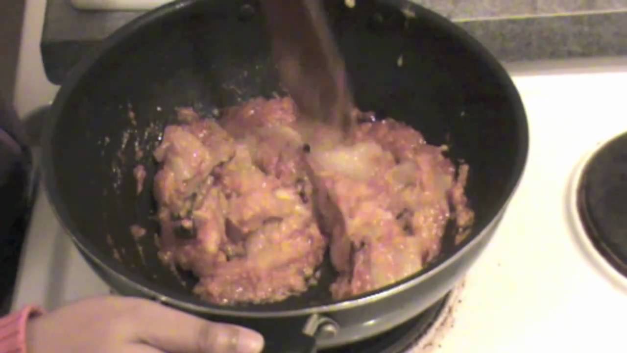 Bengali Chicken Curry/Aloo Mazedar Murgi - YouTube