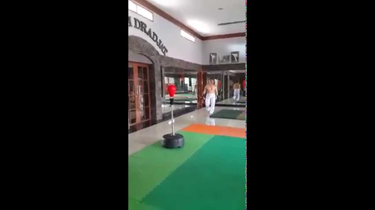 AA BOXER Sang Guru TARUNG DERAJAT - YouTube
