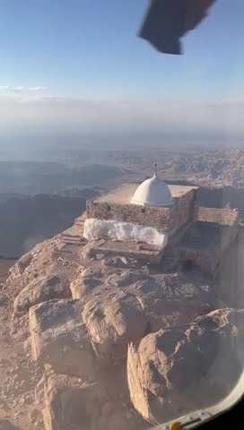 The Kever of Aharon HaKohen on Har HaHar in Jordan. - YouTube