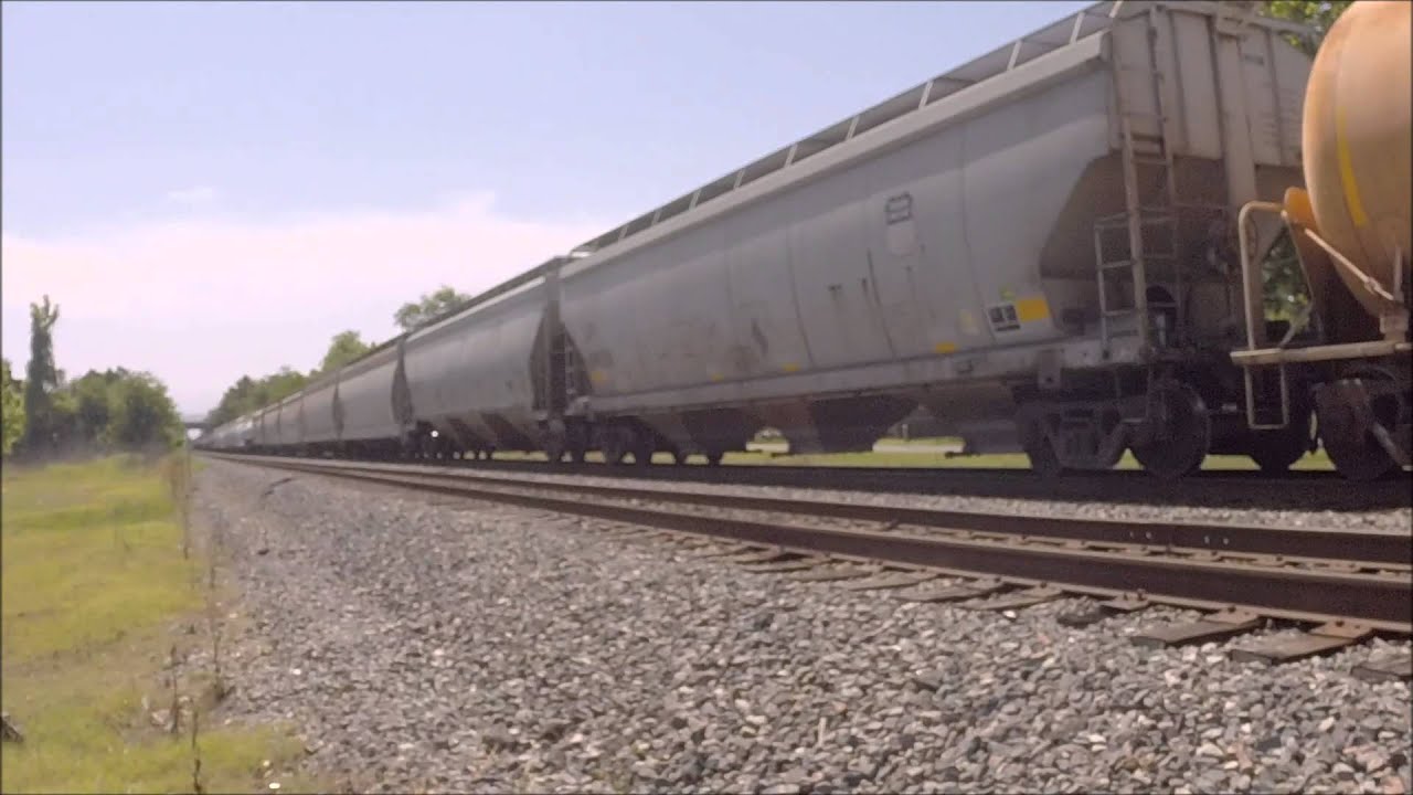 UP 5326 GE ES44AC leads the UP MSPFW on the UP Navasota Subdivision ...