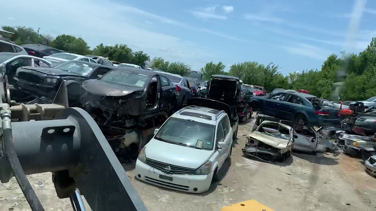 Crushing trashy cars making heavy bundle #3 - YouTube