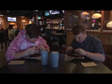 Golden Q Hellfire Wing Challenge - YouTube