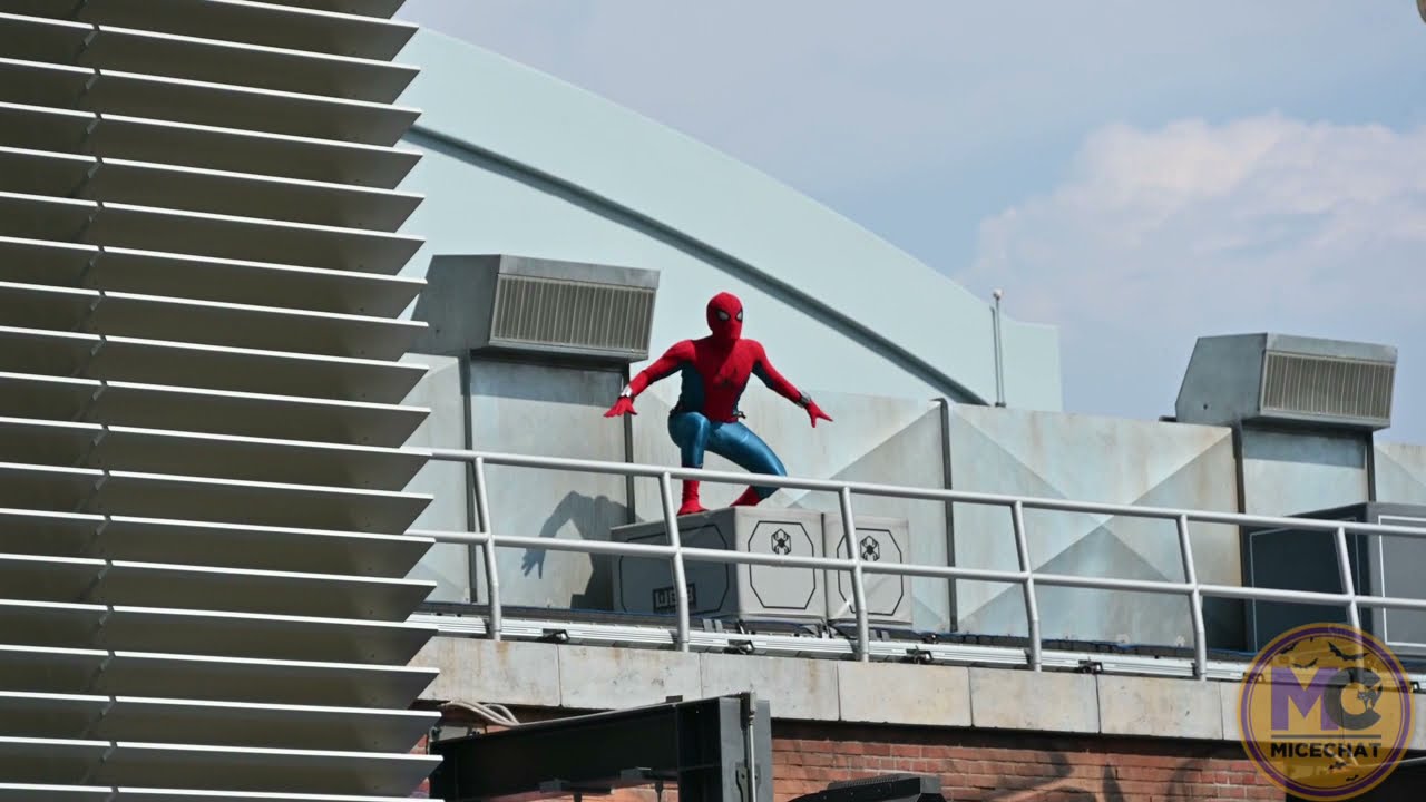 Spider-Man Fail: Here’s What Happens When Disneyland’s Web-Slinger ...
