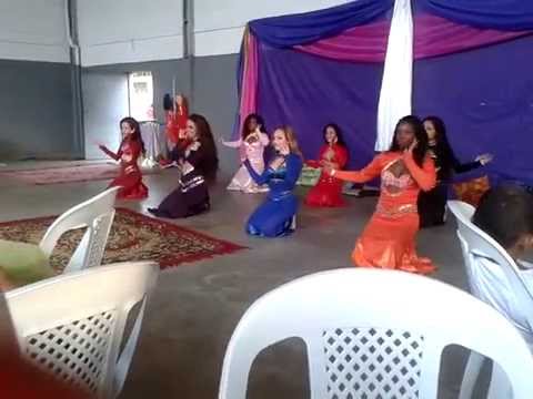 dança iraquiana - grupo kawleeya - YouTube
