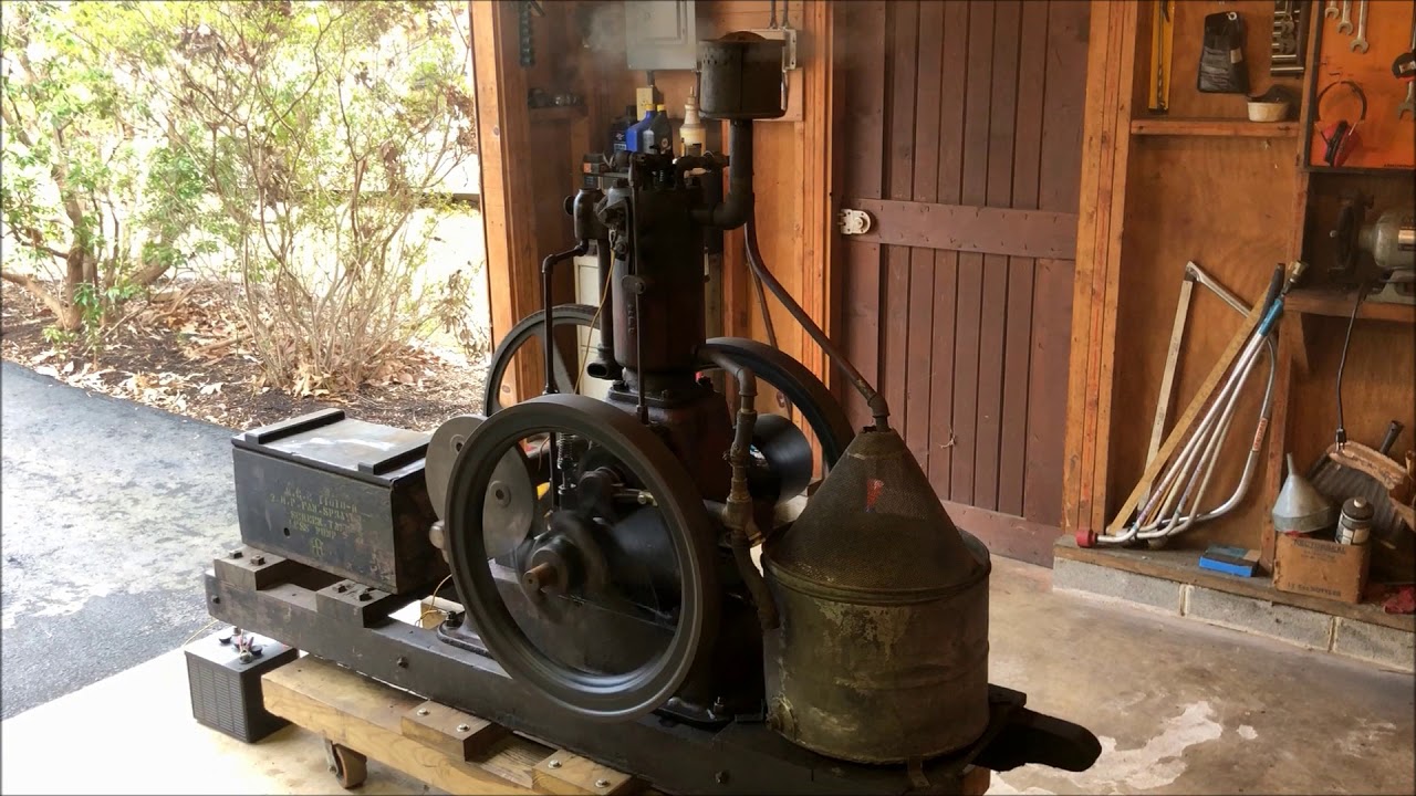 IHC 2hp Famous Spraying Engine - YouTube