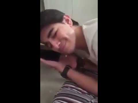 Eski Sevgilisini Telefonda Trolleyen Çocuk