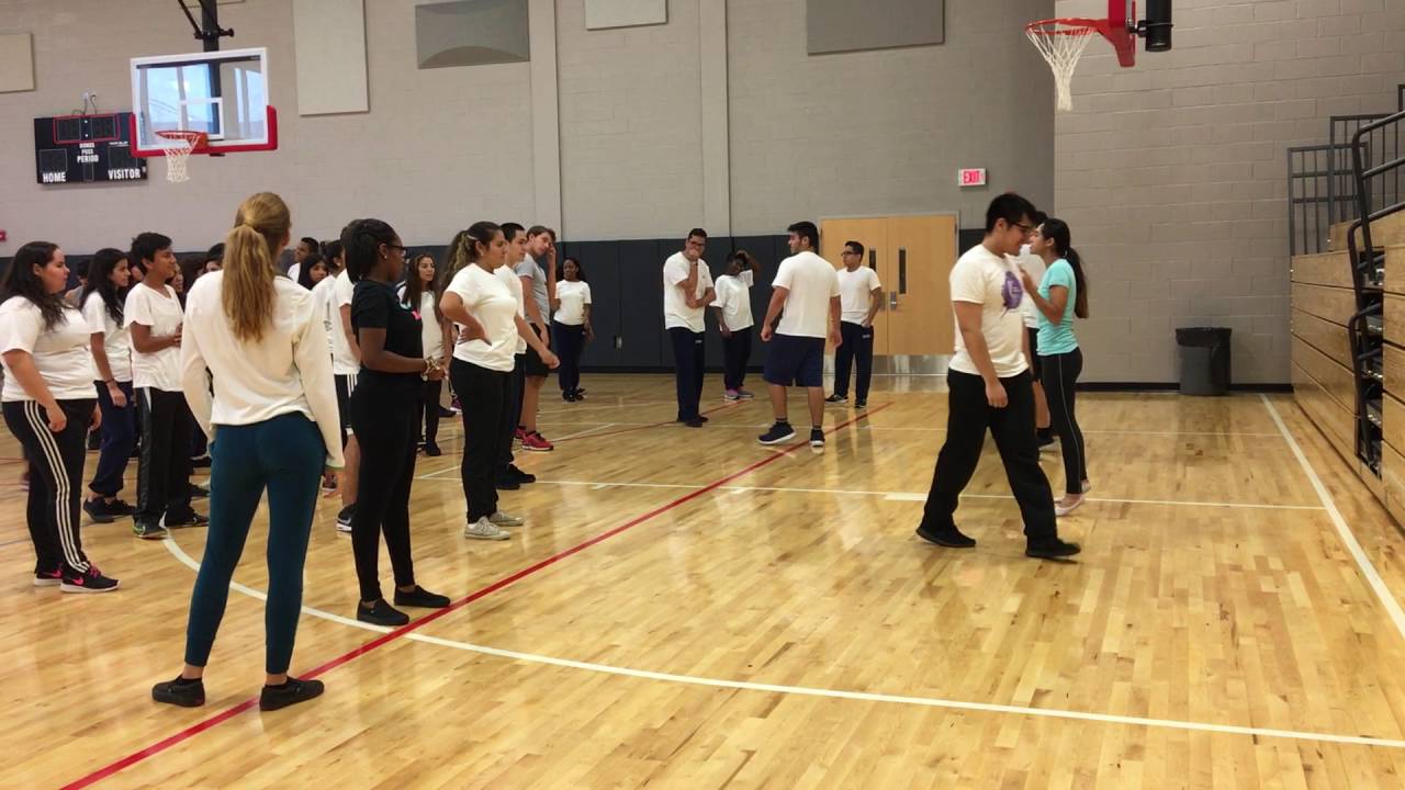 High School Zumba Class - YouTube