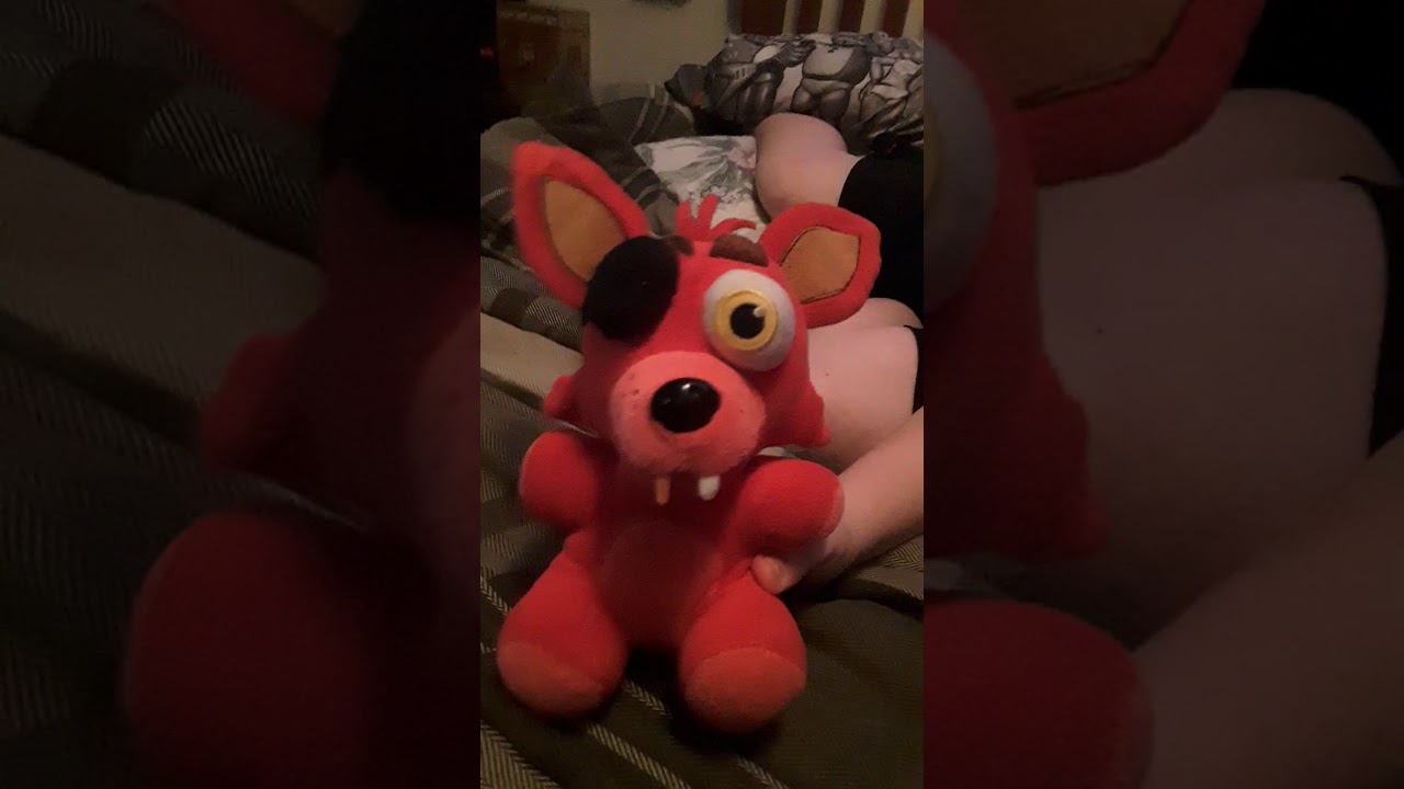 Foxy sings a song - YouTube