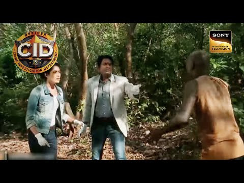 A Mad Man Attacks On Taarika And Abhijeet | CID | Jaan Ki Baazi | सीआइडी