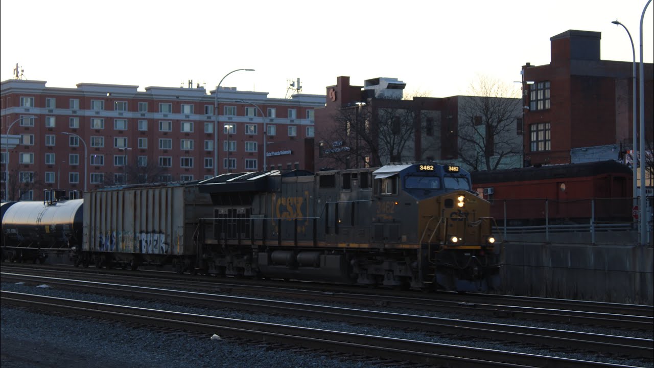 Super Rare CSX et44ac leading NS 6k4 at Altoona Pennsylvania plus CSX ...
