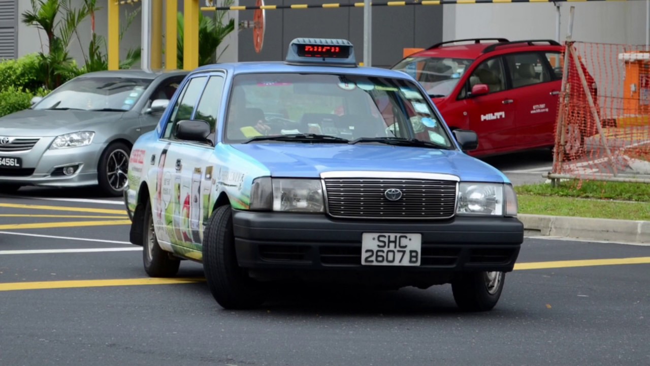 Comfort Toyota Crown Taxi - YouTube