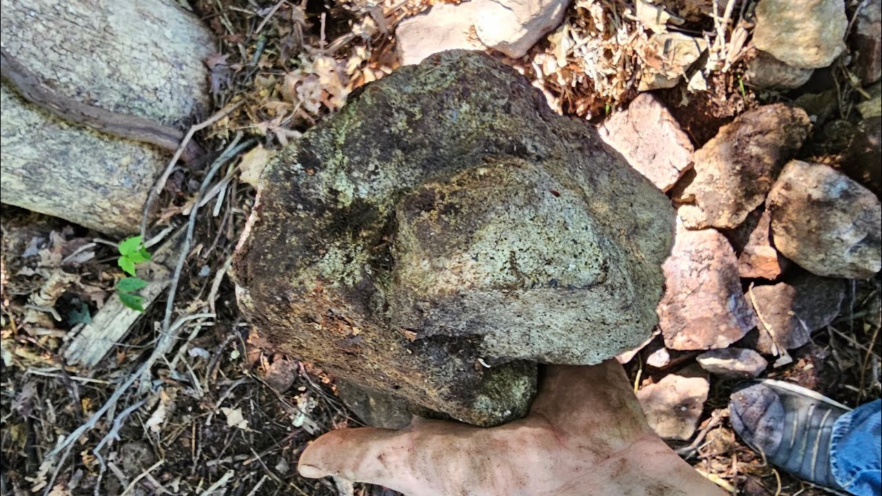 So many different Ancient Portable rock art artifacts. - YouTube