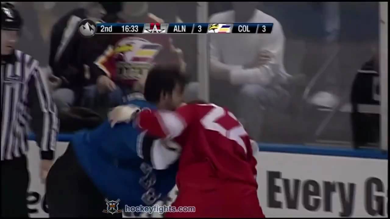 Liam Huculak vs Alex Penner Nov 15, 2009 - YouTube