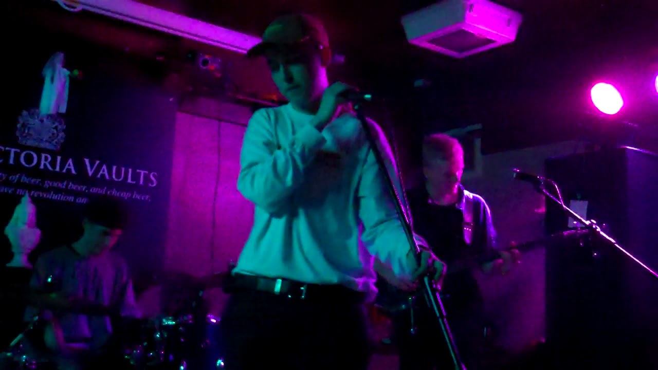 Moleman live at Victoria Vaults, York, 1/11/19 - YouTube