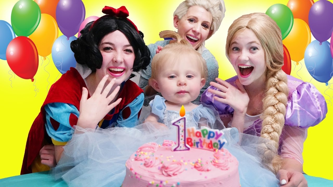 BABY ELSA Birthday Party!! Disney Princesses and Frozen Elsa w ...