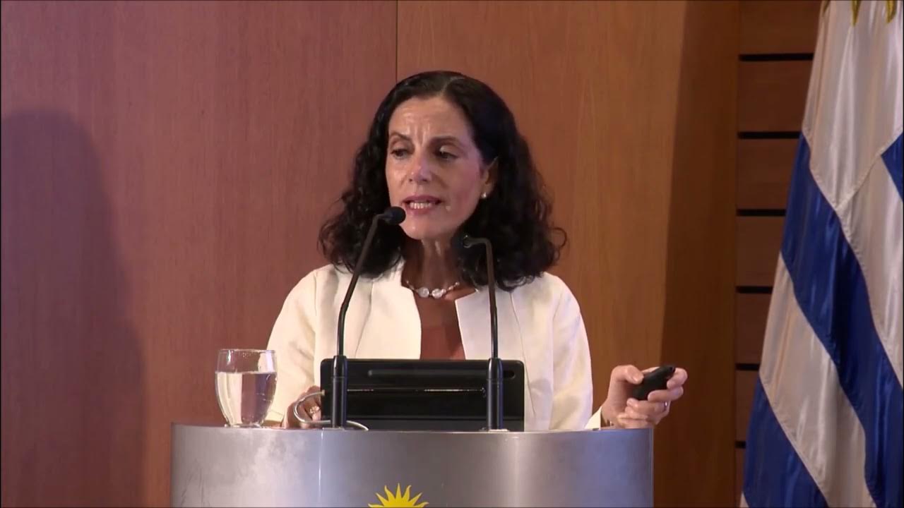 Fragmento de la presentación "Situación fiscal y perspectivas macroeconómicas del Uruguay" - YouTube