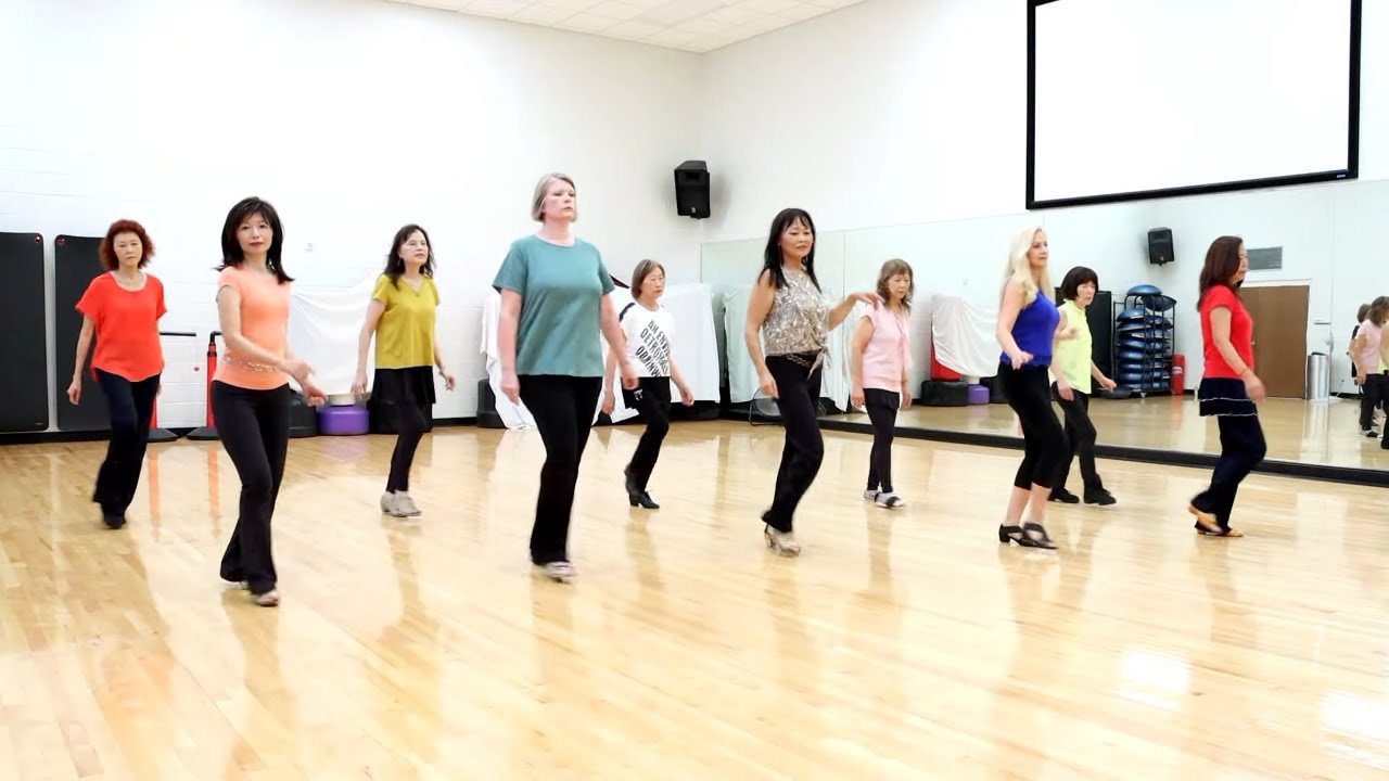 Dance With Danger - Line Dance (Dance & Teach in English & 中文) - YouTube