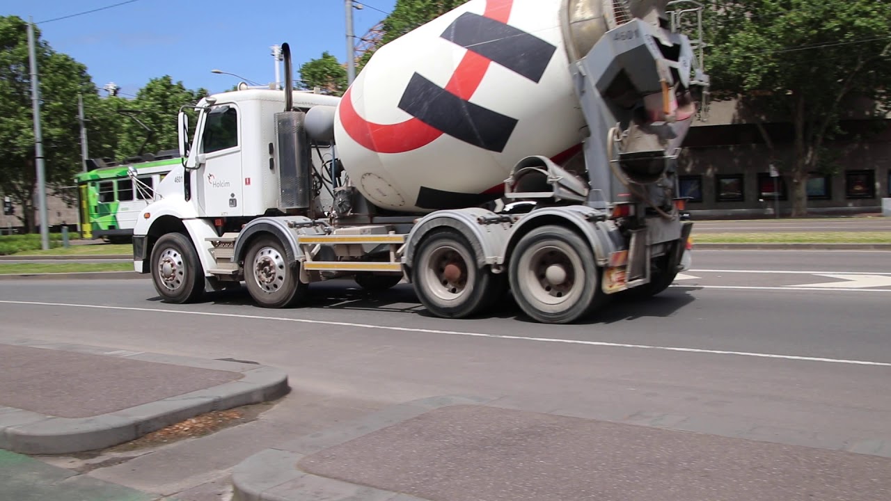 Holcim cement Mixer #4601 near Art Centre - YouTube