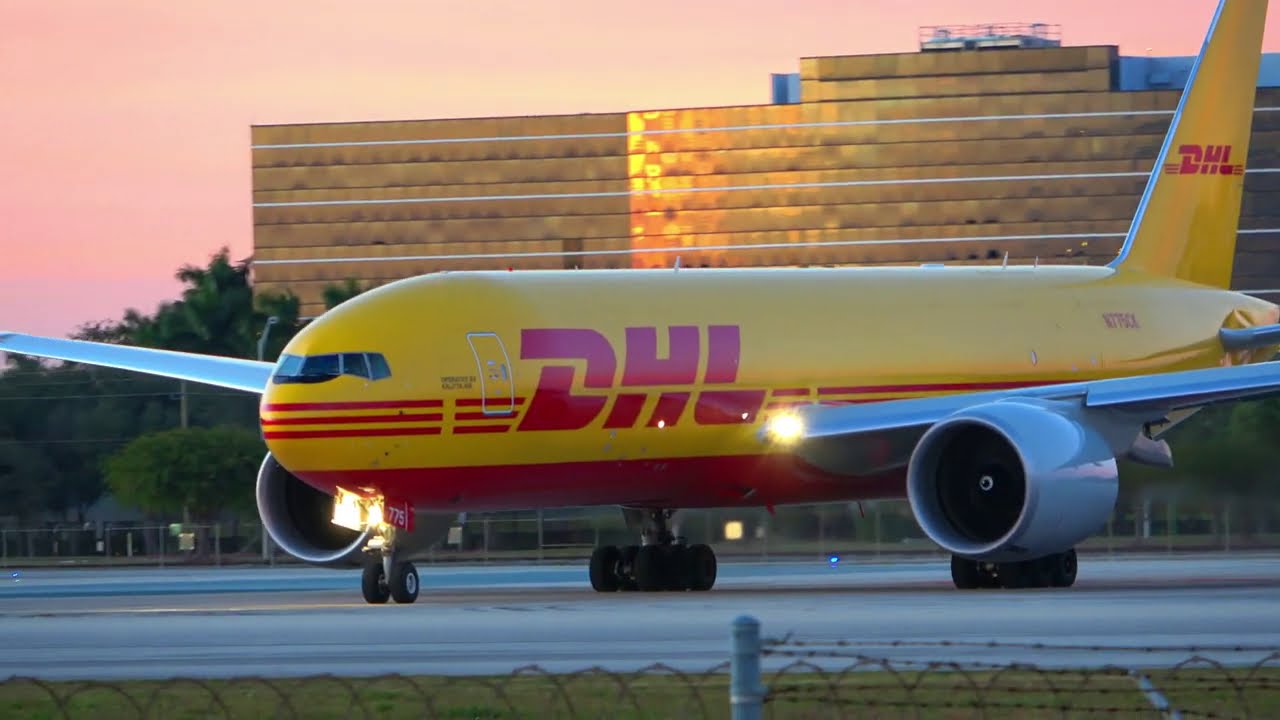 [4K] PLANE SPOTTING Sunset Flights MIAMI INTERNATIONAL AIRPORT (MIA) 1 ...