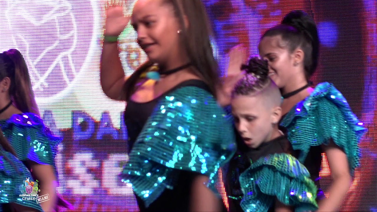 Baila con Micho ~ Aventura Dance Cruise 2018 ~ Worlds Largest Latin ...
