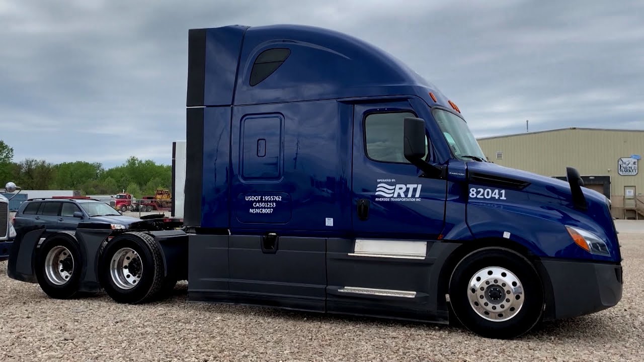 Riverside Transport: A Life on the Move - YouTube