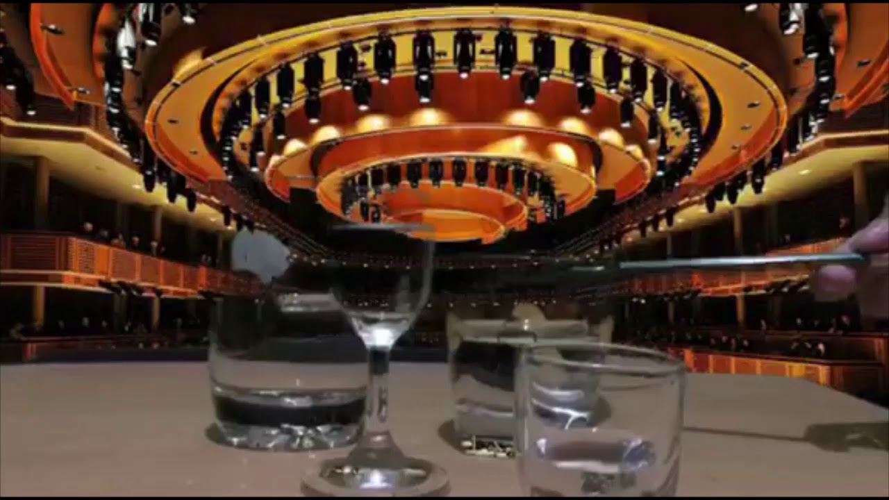 latin song tota pulchra - YouTube