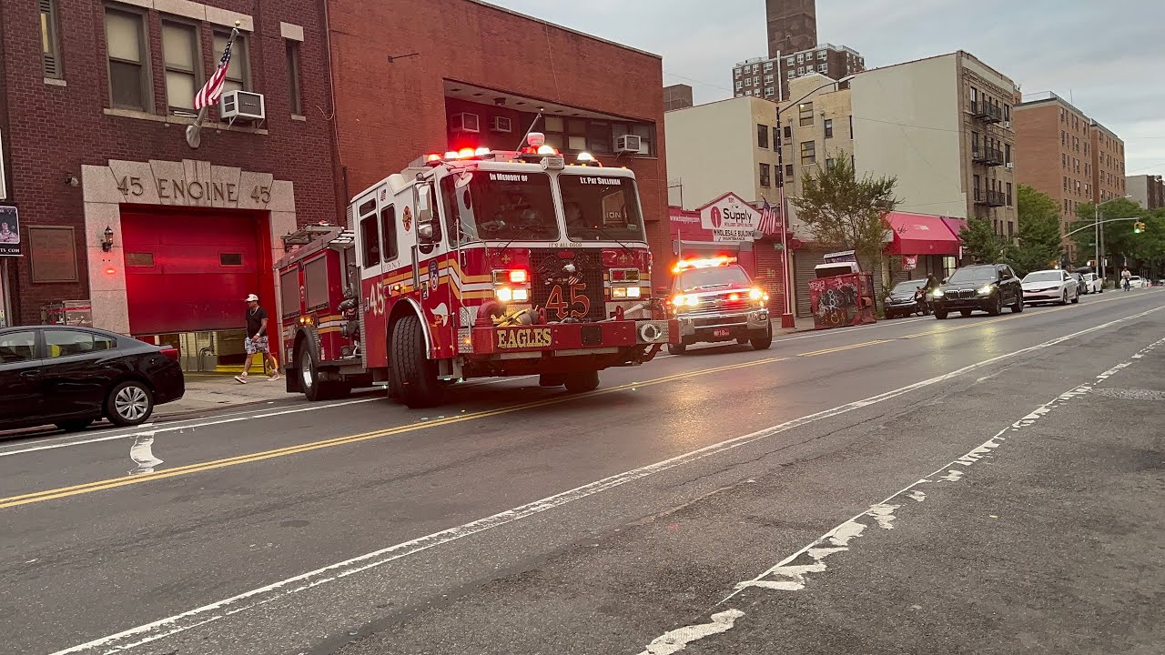 FDNY Engine 45 and Battalion 18 responding to smoke on the 2nd floor ...