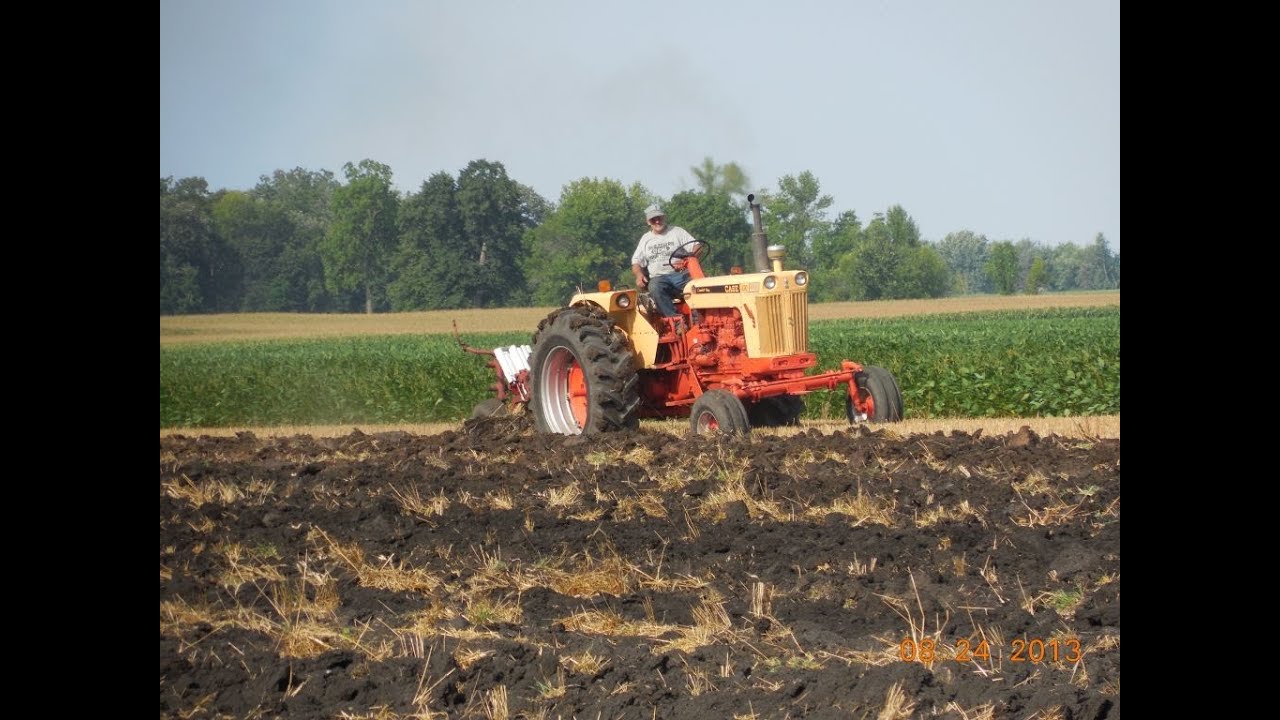 Case 930 & IH 4-16's plowing. plus John Deere 4000 & Oliver 6-14's ...