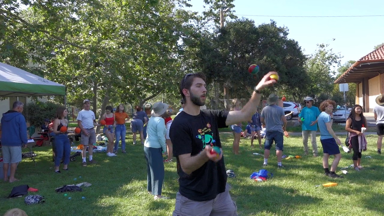 Michael Prazak: Isla Vista Juggling Festival 20190511 165 - YouTube