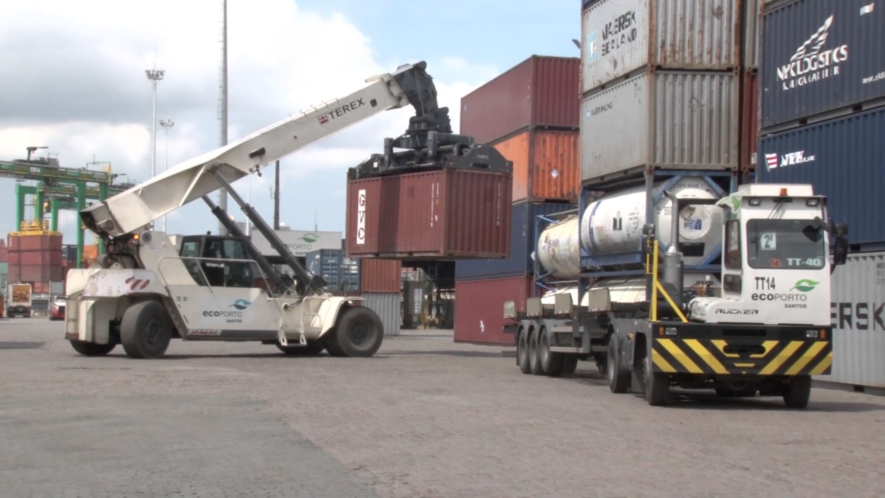 Trator Terminal TT-40 - Operação em Portos - YouTube