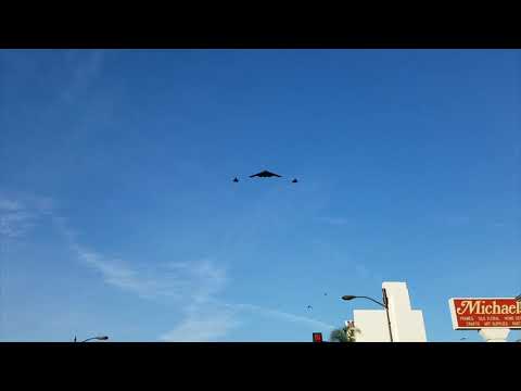 2018 Rose Parade B2 Bomber Flyover - YouTube