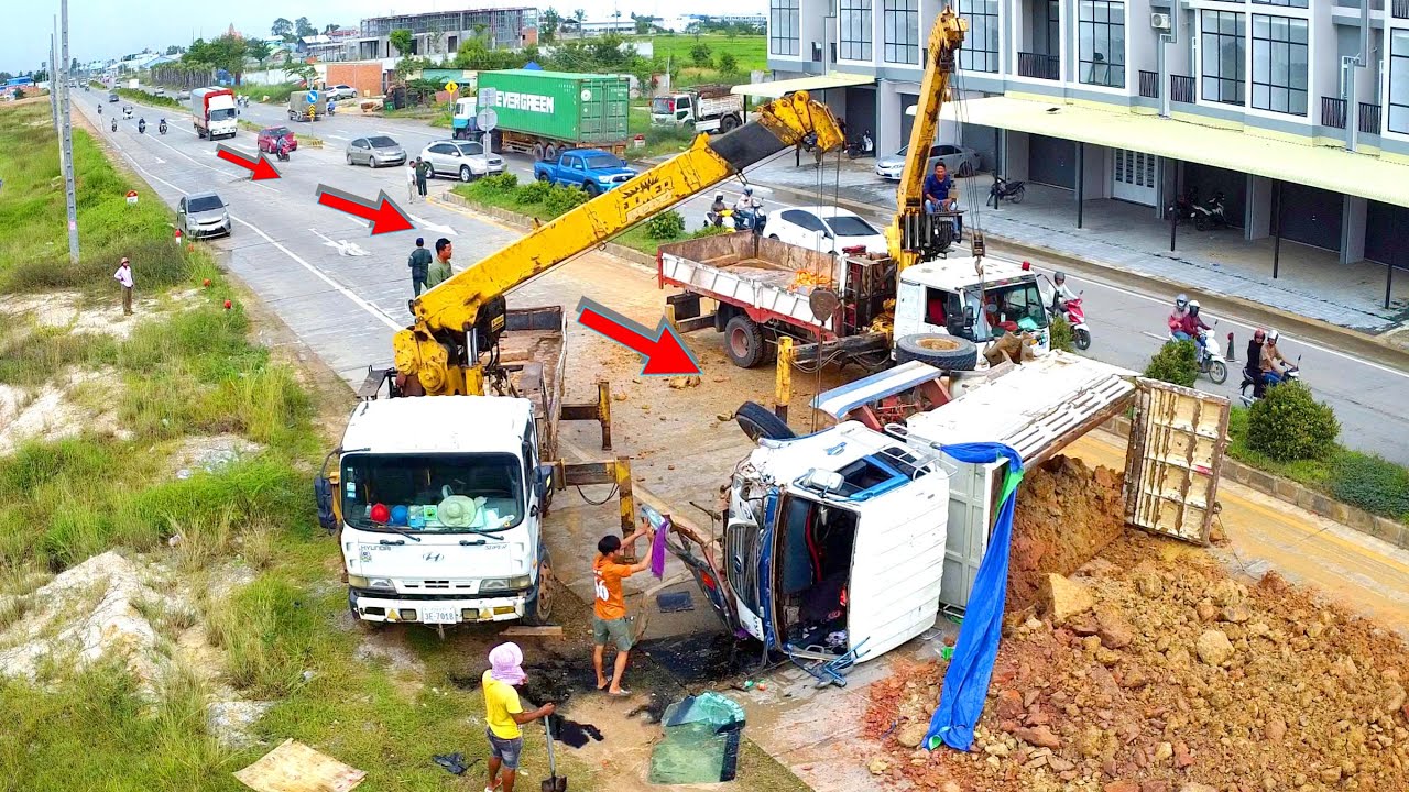 Scary Truck Driver! 5Ton Truck FAIL on Highway Landfill Task & Rescue ...