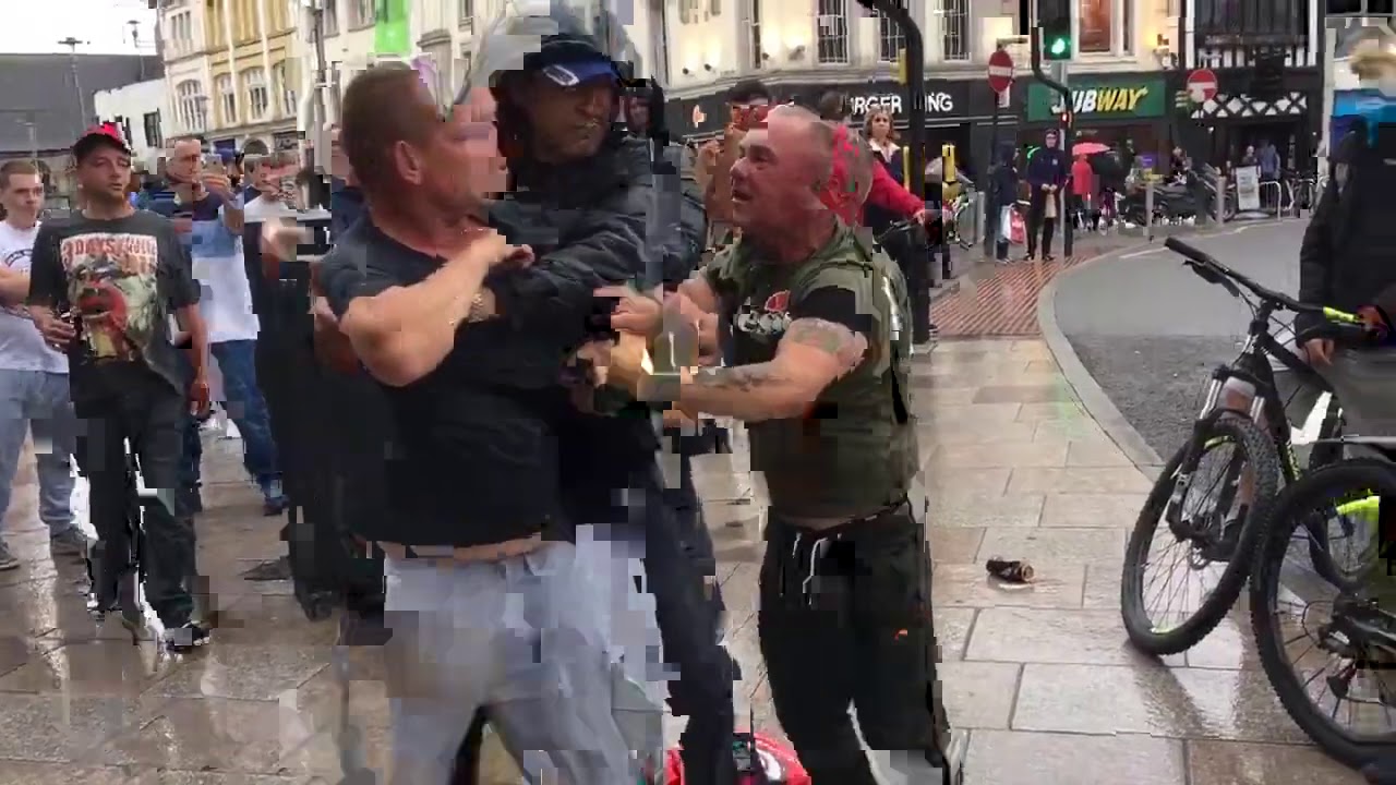 Street Fight (Brutal) raw underground - YouTube