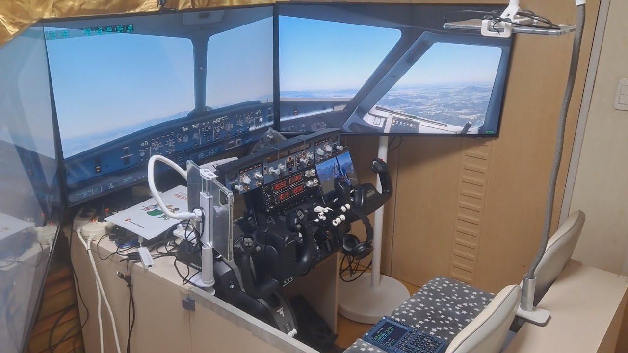 #33 Flight Simulator(비행 시뮬레이터). with Simulator Desk(시뮬레이터 책상). Triple ...