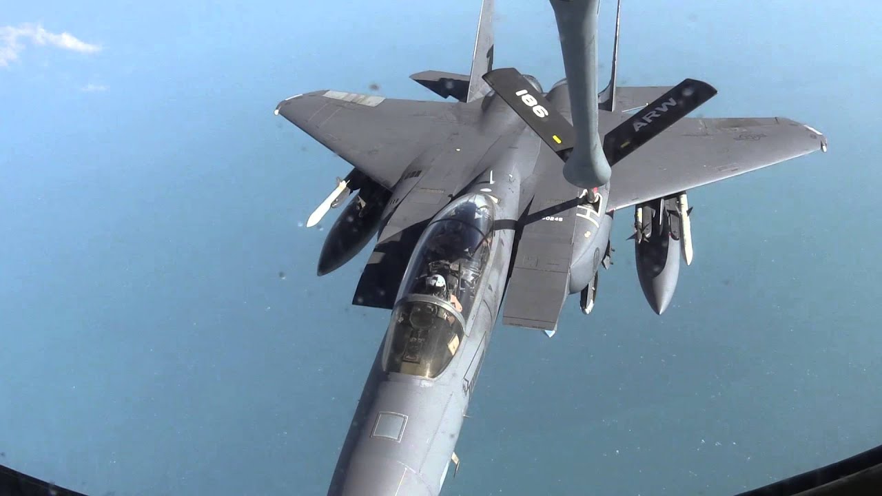 F-15 and A-10 refuel in Support of Operation Inherent Resolve - YouTube