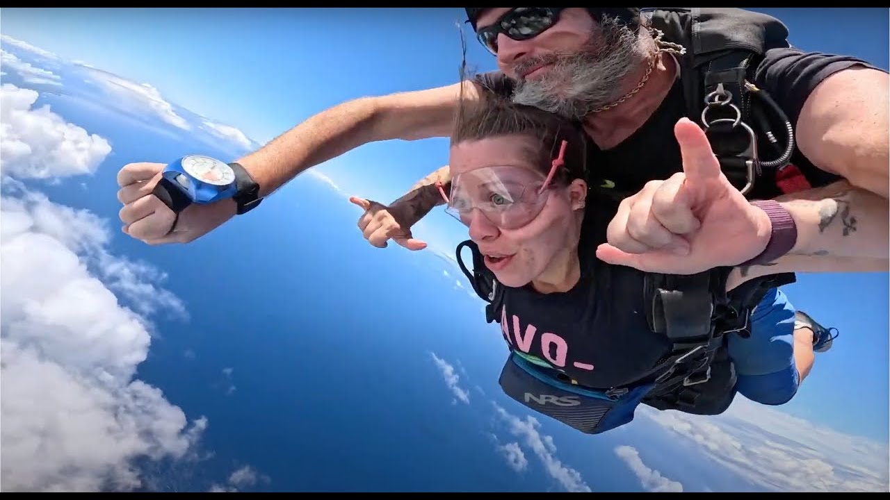 Unbelievable Maui Skydiving in Hana Full Experience 10,000ft Tandem ...