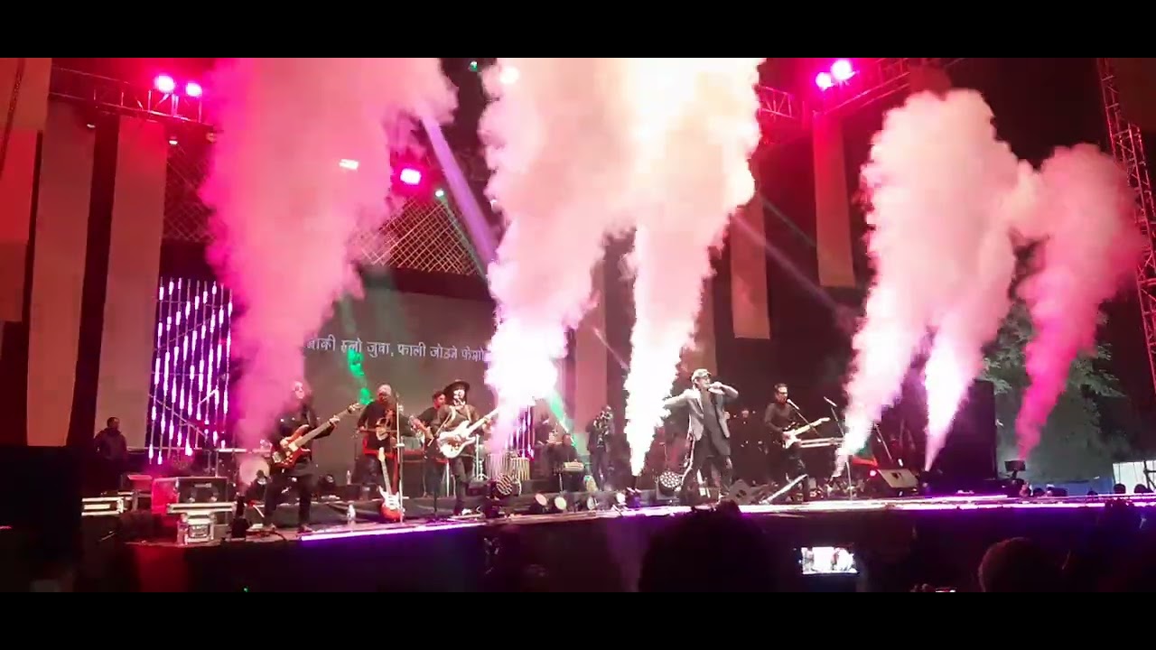 Aakur makur new song 🎵 @karmaBandNepal live performances #karmaband ...